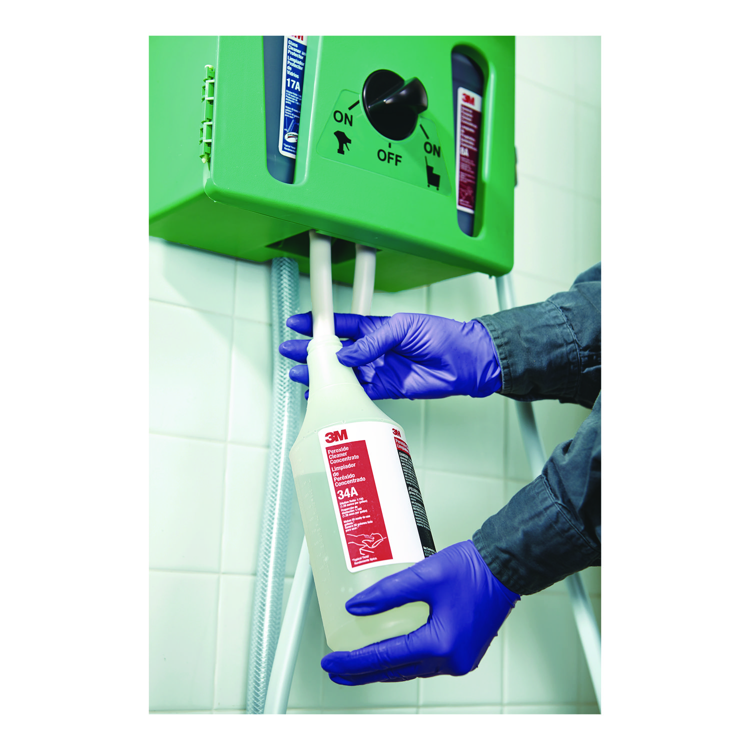 3M™ General Purpose Cleaner Concentrate, Clean Scent, 0.5 gal Bottle, 4 ...