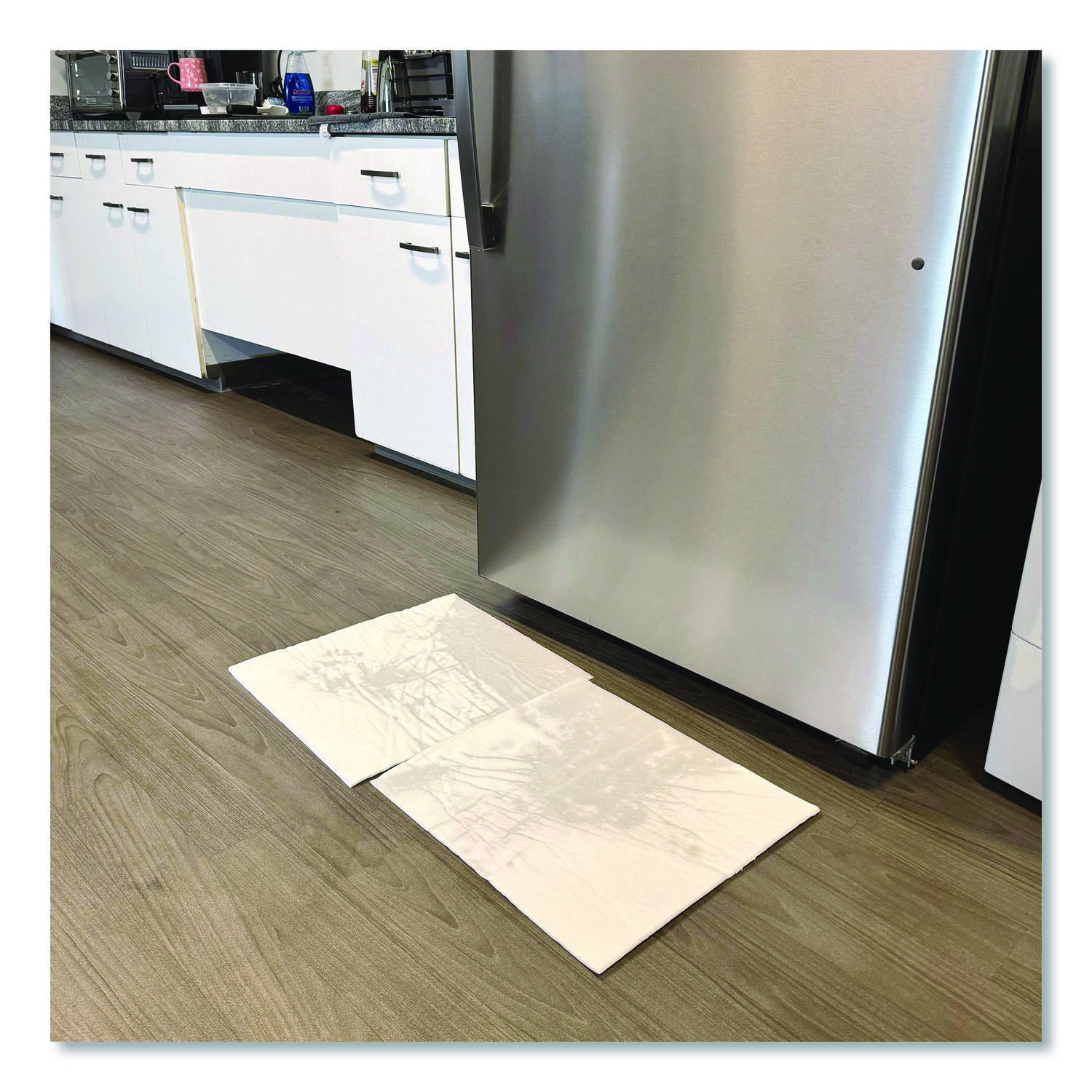 Mighty Mat Heavy Absorbent Pads, 3.6 gal, 16 x 18, 20/Box ...