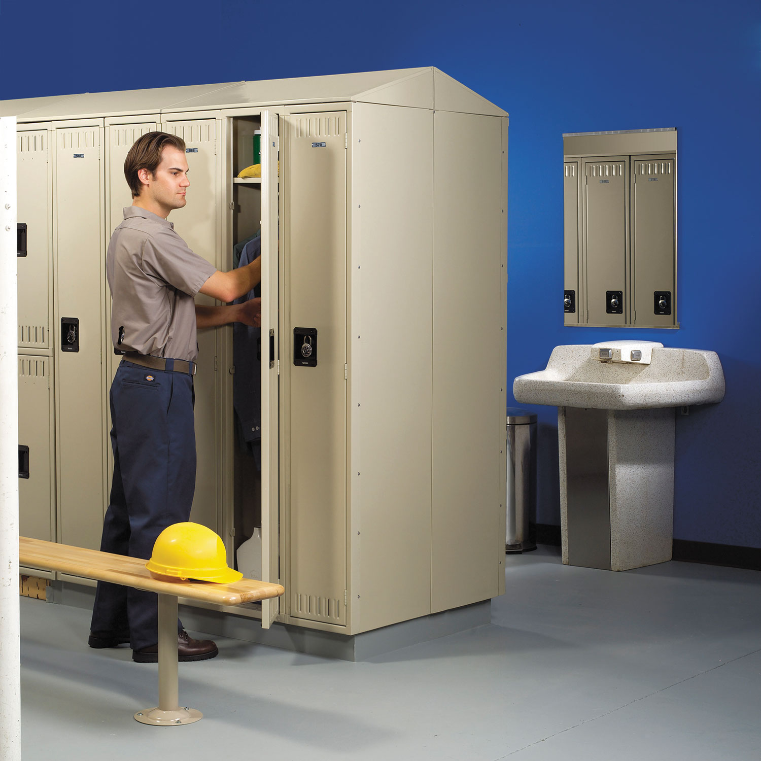 TNNDTS121836CMG Tennsco Double Tier Locker - Zuma